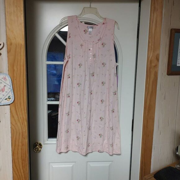 Emily Stacy | Intimates & Sleepwear | New Emilystacy Pink Pink Flowered ...